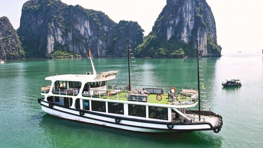 Light Day Cruise Halong Bay - Viet Express Travel