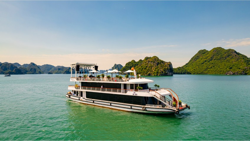 Iris Day Cruise Halong Bay - Viet Express Travel